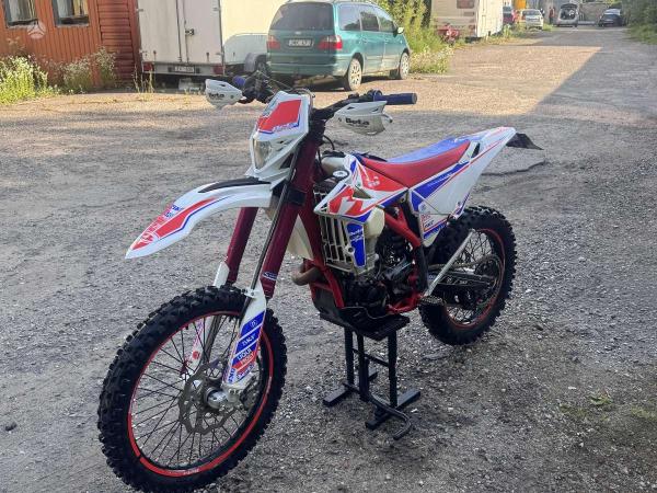 White Beta RR 2019 in Silale, with an engine capacity of 0.43 L and mileage of 4 thousand km for 4500 €, photo 3 on AUTOMOTO.COM.LV
