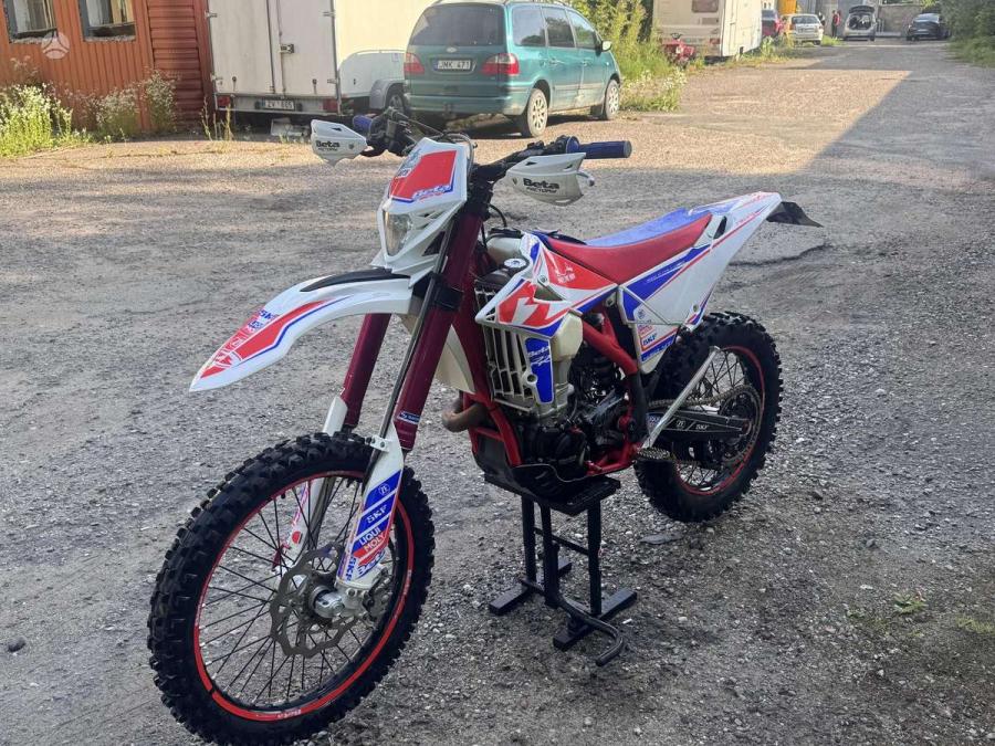 White Beta RR 2019 in Silale, with an engine capacity of 0.43 L and mileage of 4 thousand km for 4500 €, photo 4 on AUTOMOTO.COM.LV