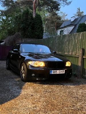 Melns BMW 1-series 2008 Tallina, ar dzinēja tilpumu 3.00 L un nobraukumu 209 tūkst. km par 11500 €, foto 14 vietnē AUTOMOTO.COM.LV