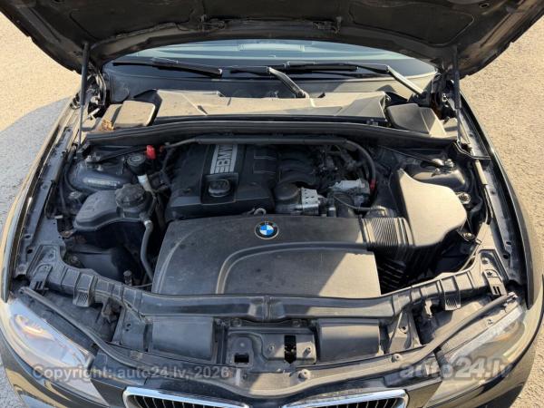 Melns BMW 1-series 2009 Tallina, ar dzinēja tilpumu 2.00 L un nobraukumu 262 tūkst. km par 7200 €, foto 11 vietnē AUTOMOTO.COM.LV