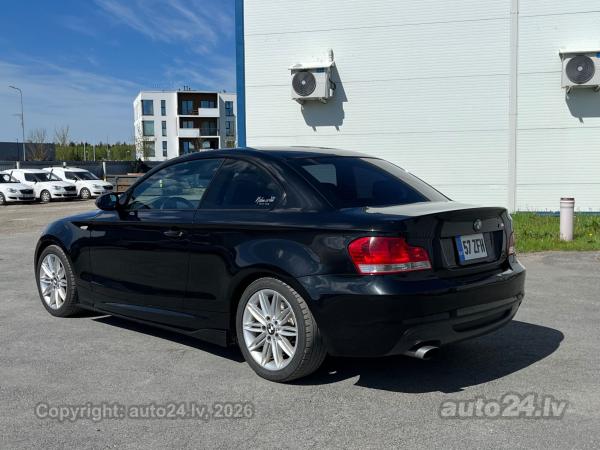 Melns BMW 1-series 2008 Tallina, ar dzinēja tilpumu 2.00 L un nobraukumu 265 tūkst. km par 6600 €, foto 3 vietnē AUTOMOTO.COM.LV