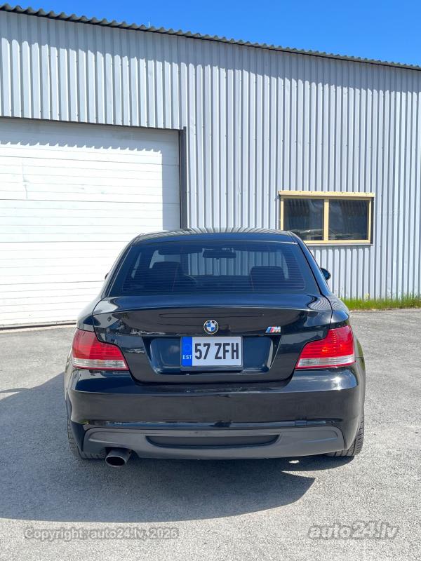 Melns BMW 1-series 2008 Tallina, ar dzinēja tilpumu 2.00 L un nobraukumu 265 tūkst. km par 6600 €, foto 4 vietnē AUTOMOTO.COM.LV