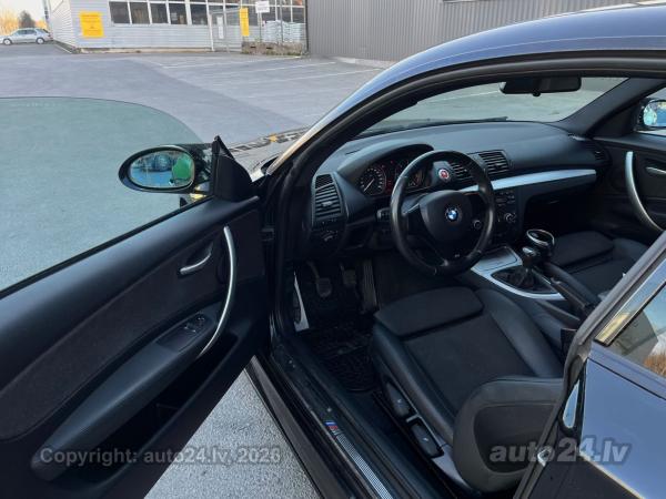 Melns BMW 1-series 2008 Tallina, ar dzinēja tilpumu 2.00 L un nobraukumu 265 tūkst. km par 6600 €, foto 9 vietnē AUTOMOTO.COM.LV