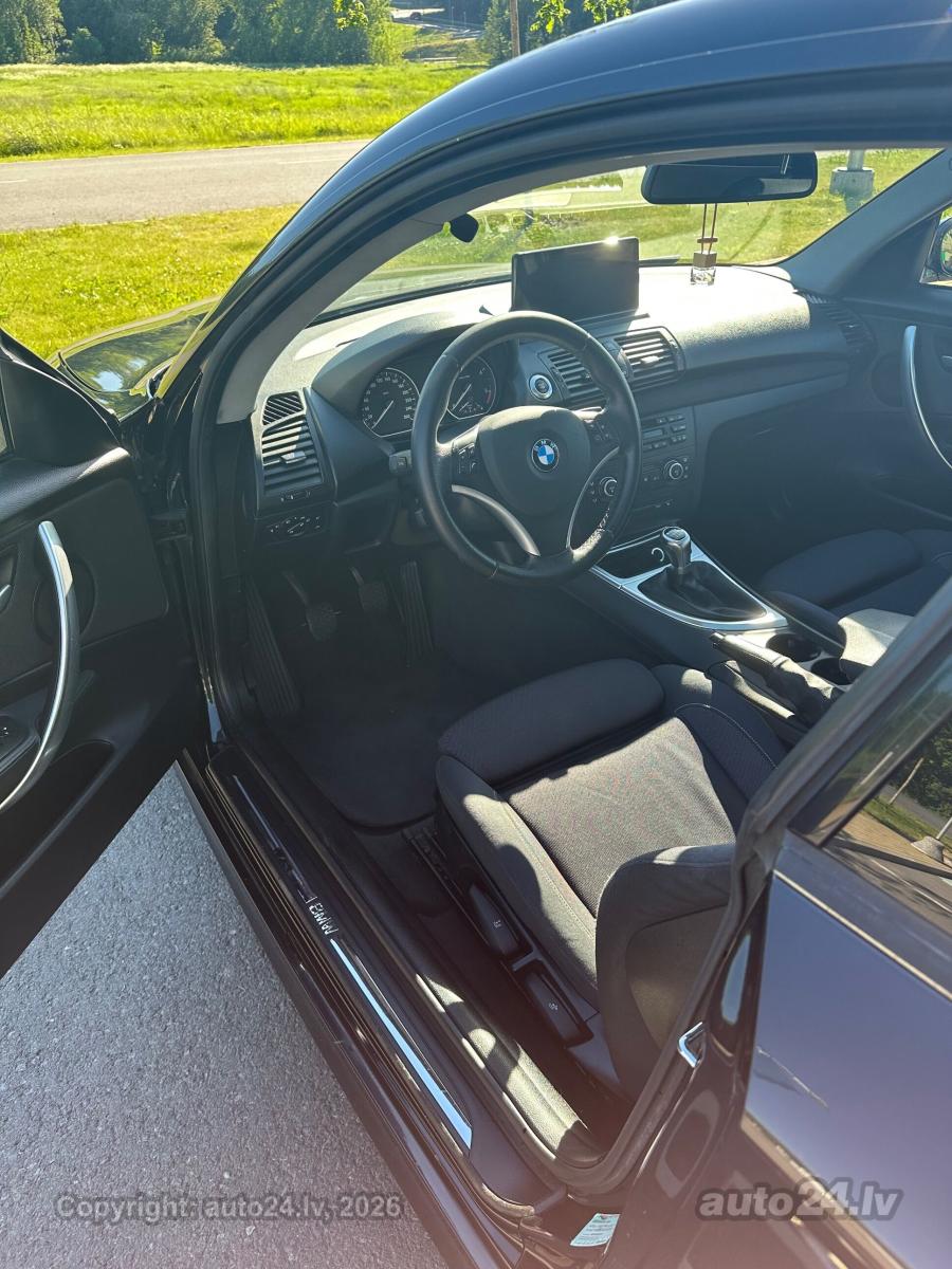 Melns BMW 1-series 2008 Tallina, ar dzinēja tilpumu 2.00 L un nobraukumu 272 tūkst. km par 8000 €, foto 8 vietnē AUTOMOTO.COM.LV
