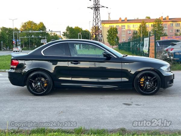 Melns BMW 1-series 2009 Narva, ar dzinēja tilpumu 2.00 L un nobraukumu 295 tūkst. km par 5999 €, foto 3 vietnē AUTOMOTO.COM.LV