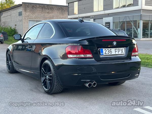 Melns BMW 1-series 2009 Narva, ar dzinēja tilpumu 2.00 L un nobraukumu 295 tūkst. km par 5999 €, foto 8 vietnē AUTOMOTO.COM.LV
