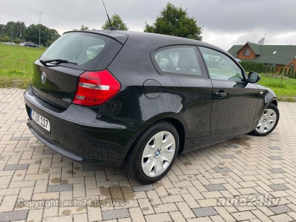 Melns BMW 1-series 2010 Tallina, ar dzinēja tilpumu 2.00 L un nobraukumu 277 tūkst. km par 2600 €, foto 3 vietnē AUTOMOTO.COM.LV