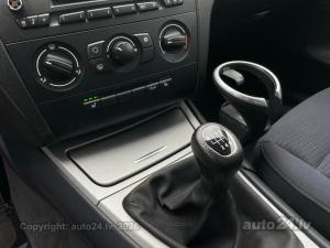 Melns BMW 1-series 2010 Tallina, ar dzinēja tilpumu 2.00 L un nobraukumu 277 tūkst. km par 2600 €, foto 9 vietnē AUTOMOTO.COM.LV