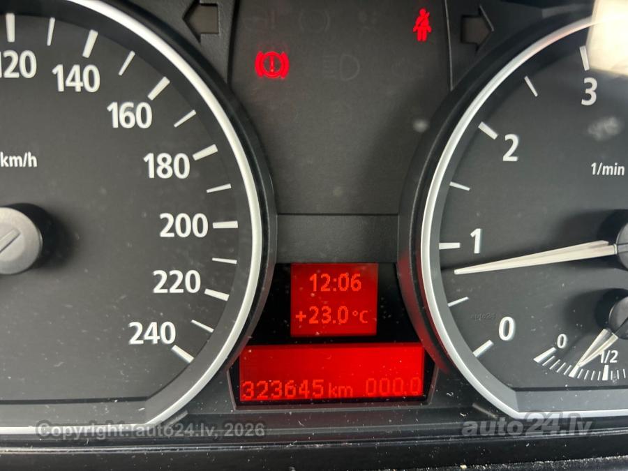 Melns BMW 1-series 2004 Tartu, ar dzinēja tilpumu 0.00 L un nobraukumu 320 tūkst. km par 2200 €, foto 14 vietnē AUTOMOTO.COM.LV