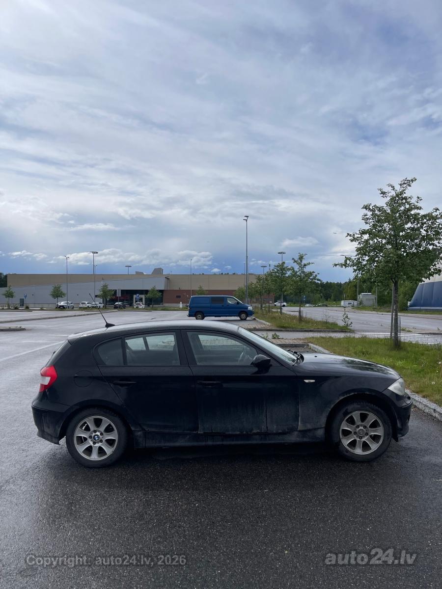 Melns BMW 1-series 2005 Tallina, ar dzinēja tilpumu 1.60 L un nobraukumu 315 tūkst. km par 1500 €, foto 5 vietnē AUTOMOTO.COM.LV