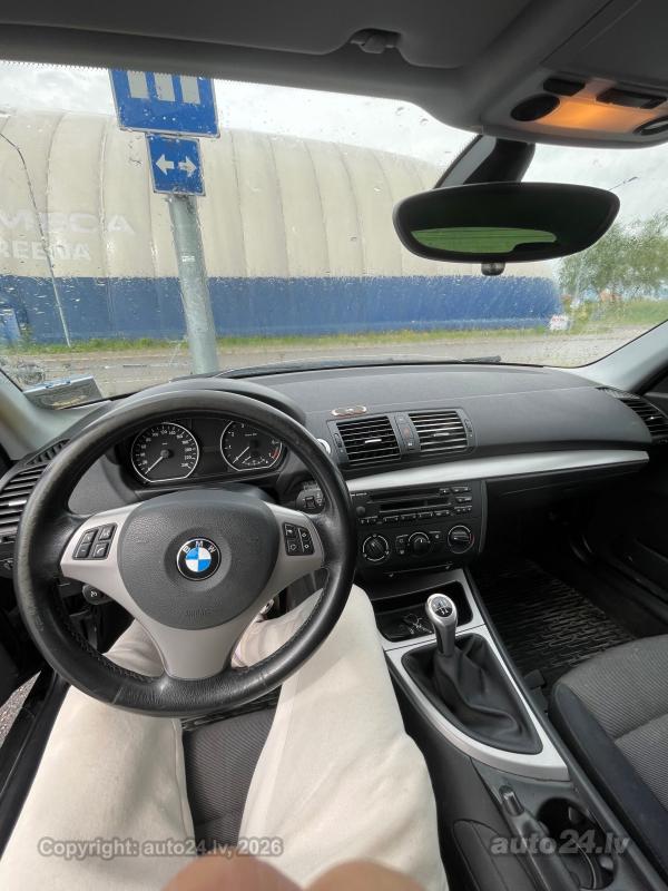 Melns BMW 1-series 2005 Tallina, ar dzinēja tilpumu 1.60 L un nobraukumu 315 tūkst. km par 1500 €, foto 8 vietnē AUTOMOTO.COM.LV