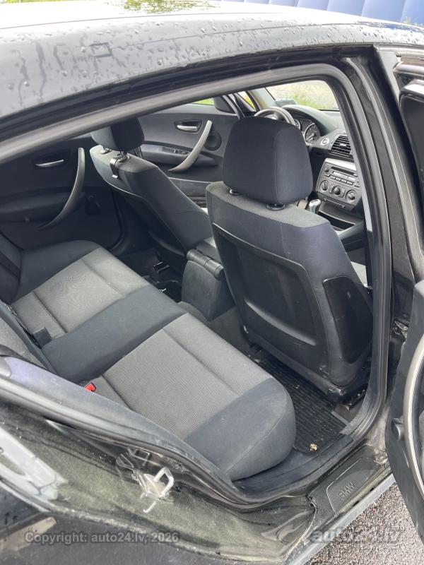 Melns BMW 1-series 2005 Tallina, ar dzinēja tilpumu 1.60 L un nobraukumu 315 tūkst. km par 1500 €, foto 10 vietnē AUTOMOTO.COM.LV
