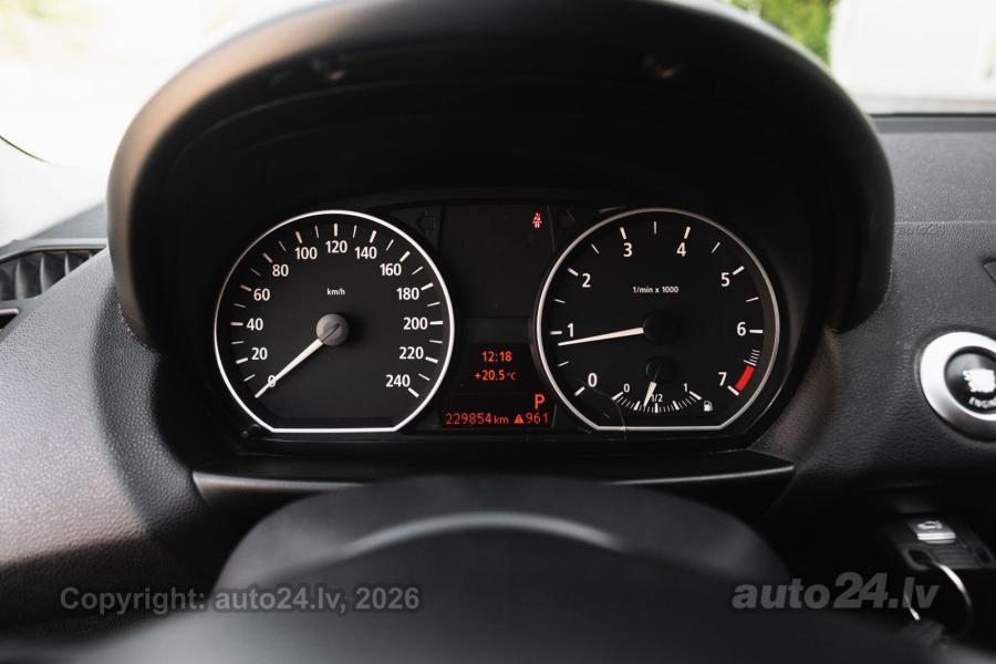 Black BMW 1-series 2006 in Tallinn, with an engine capacity of 2.00 L and mileage of 230 thousand km for 3000 €, photo 12 on AUTOMOTO.COM.LV