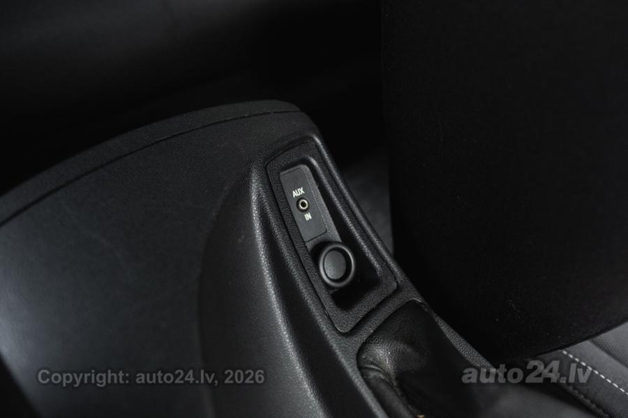 Black BMW 1-series 2006 in Tallinn, with an engine capacity of 2.00 L and mileage of 230 thousand km for 3000 €, photo 16 on AUTOMOTO.COM.LV