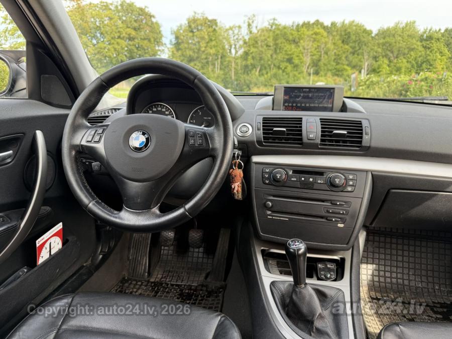 Melns BMW 1-series 2006 Tallina, ar dzinēja tilpumu 2.00 L un nobraukumu 390 tūkst. km par 1700 €, foto 18 vietnē AUTOMOTO.COM.LV