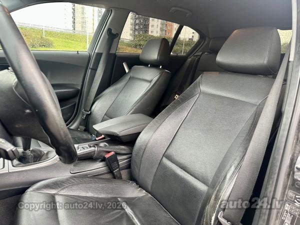 Melns BMW 1-series 2006 Tallina, ar dzinēja tilpumu 2.00 L un nobraukumu 0 tūkst. km par 2800 €, foto 8 vietnē AUTOMOTO.COM.LV
