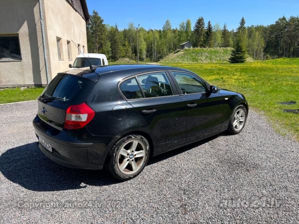 Black BMW 1-series 2007 in Kardla, with an engine capacity of 2.00 L and mileage of 263 thousand km for 3200 €, photo 4 on AUTOMOTO.COM.LV