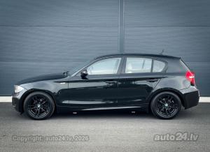 Melns BMW 1-series 2008 Kuresāre, ar dzinēja tilpumu 1.60 L un nobraukumu 139 tūkst. km par 3900 €, foto 4 vietnē AUTOMOTO.COM.LV