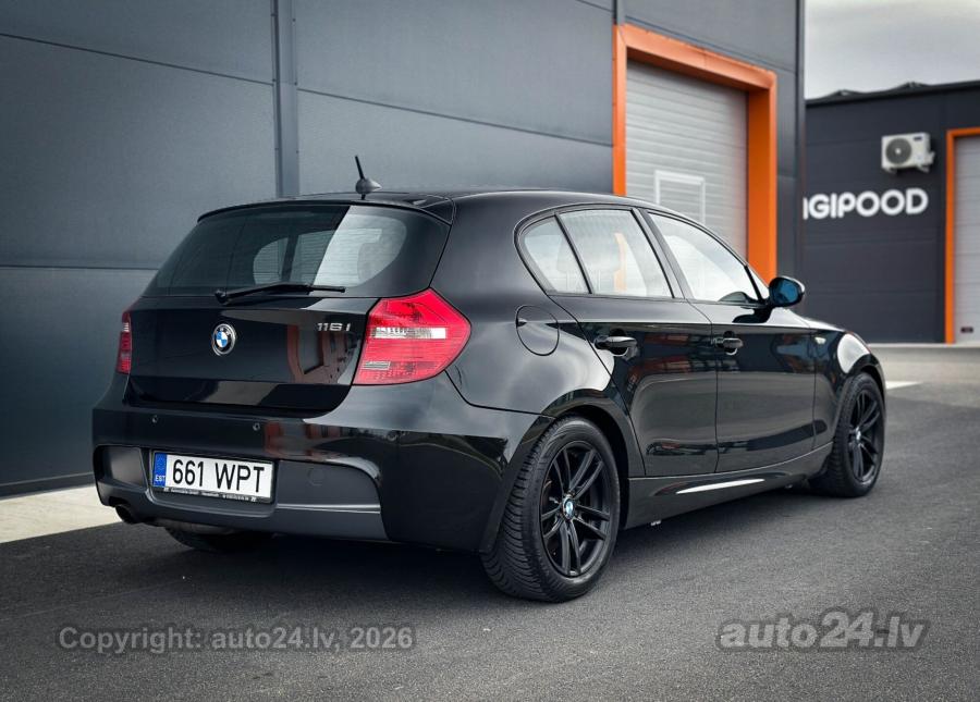 Melns BMW 1-series 2008 Kuresāre, ar dzinēja tilpumu 1.60 L un nobraukumu 139 tūkst. km par 3900 €, foto 8 vietnē AUTOMOTO.COM.LV