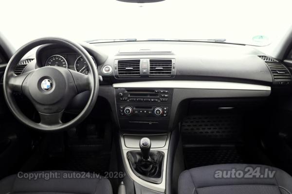 BMW 1-series 2008 in Tallinn on AUTOMOTO.COM.LV Black BMW 1-series 2008 in Tallinn, with an engine capacity of 2.00 L and mileage of 305 thousand km for 2199 €, photo 6 on AUTOMOTO.COM.LV