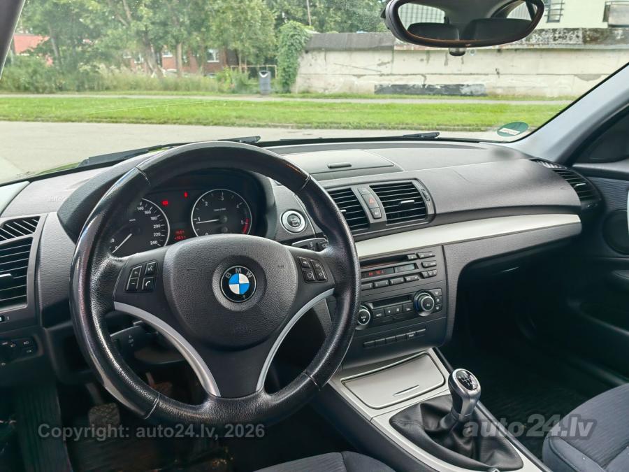 Melns BMW 1-series 2009 Keila, ar dzinēja tilpumu 2.00 L un nobraukumu 260 tūkst. km par 4444 €, foto 12 vietnē AUTOMOTO.COM.LV