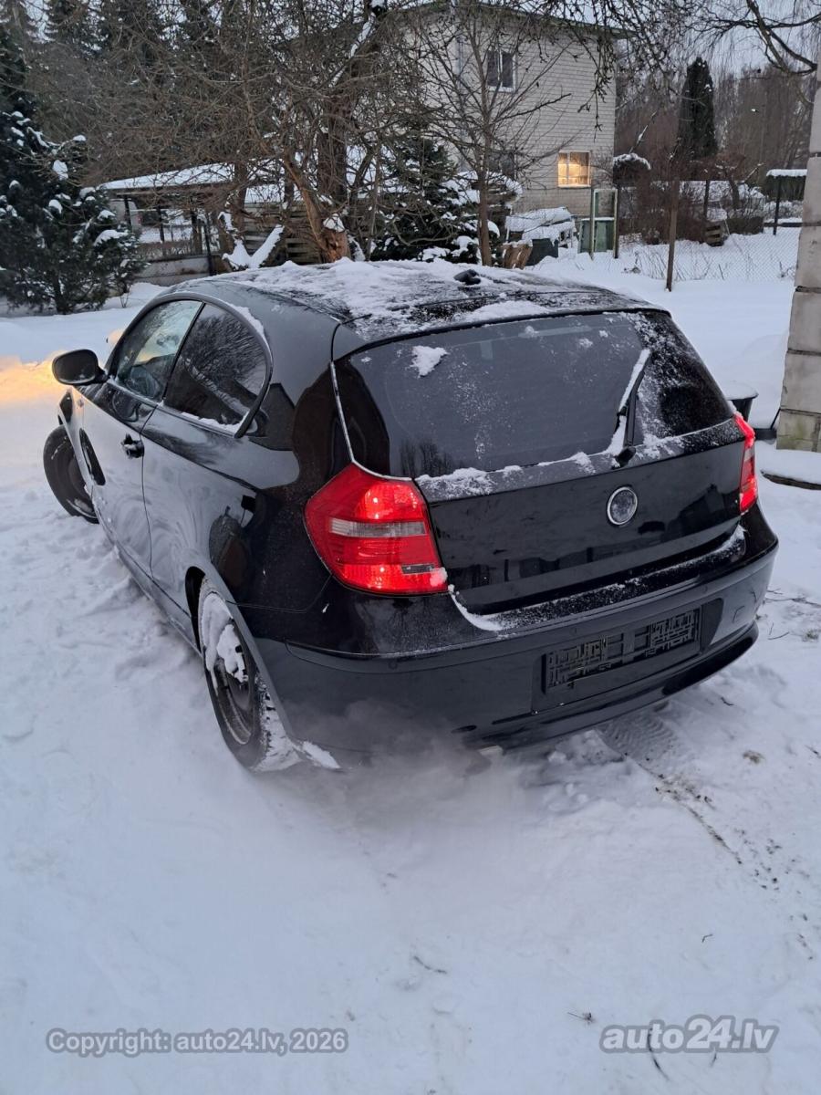 Black BMW 1-series 2010 in Tallinn, with an engine capacity of 2.00 L and mileage of 160 thousand km for 2500 €, photo 1 on AUTOMOTO.COM.LV