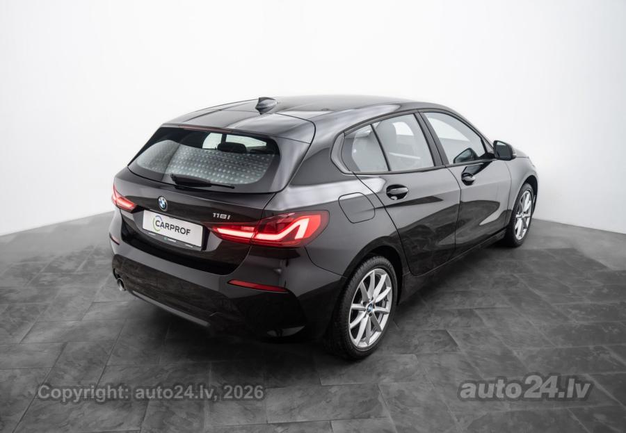Black BMW 1-series 2020 in Tallinn, with an engine capacity of 1.50 L and mileage of 88 thousand km for 17999 €, photo 5 on AUTOMOTO.COM.LV