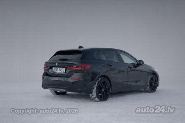 Melns BMW 1-series 2021 Tallina, ar dzinēja tilpumu 1.50 L un nobraukumu 160 tūkst. km par 16900 €, foto 3 vietnē AUTOMOTO.COM.LV