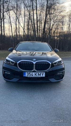 Melns BMW 1-series 2021 Tallina, ar dzinēja tilpumu 1.50 L un nobraukumu 41 tūkst. km par 21600 €, foto  vietnē AUTOMOTO.COM.LV