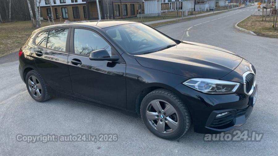 Black BMW 1-series 2021 in Tallinn, with an engine capacity of 1.50 L and mileage of 41 thousand km for 21600 €, photo 5 on AUTOMOTO.COM.LV