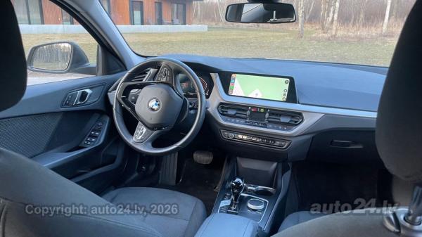 Black BMW 1-series 2021 in Tallinn, with an engine capacity of 1.50 L and mileage of 41 thousand km for 21600 €, photo 8 on AUTOMOTO.COM.LV