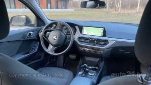 Black BMW 1-series 2021 in Tallinn, with an engine capacity of 1.50 L and mileage of 41 thousand km for 21600 €, photo 8 on AUTOMOTO.COM.LV