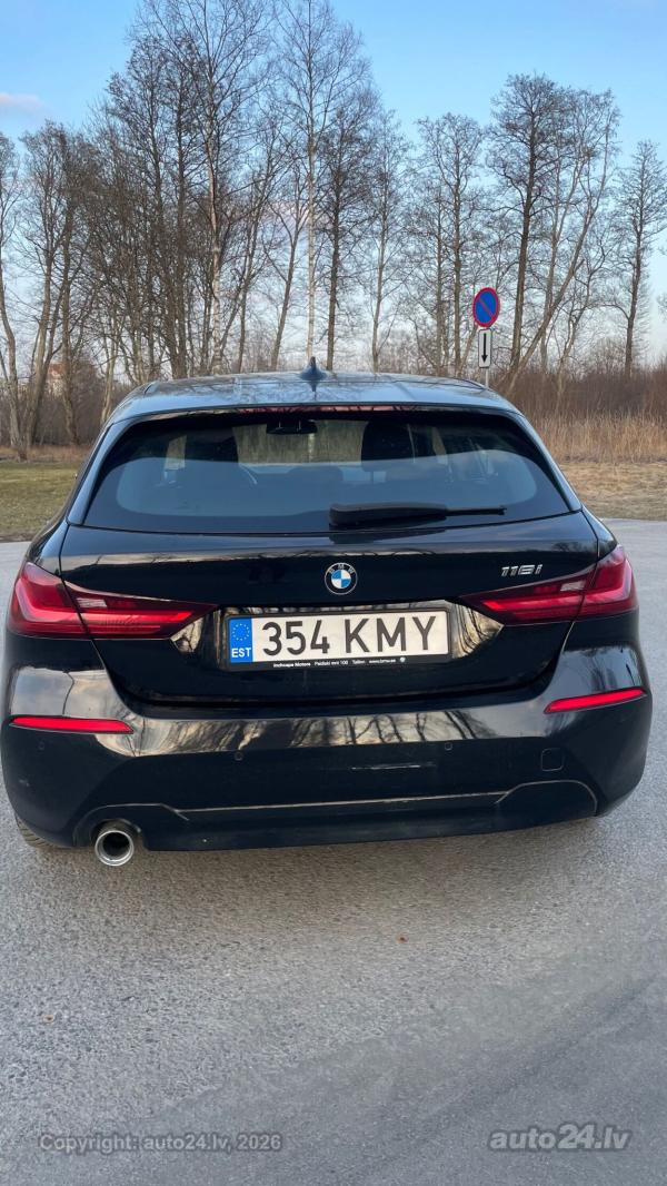 Melns BMW 1-series 2021 Tallina, ar dzinēja tilpumu 1.50 L un nobraukumu 41 tūkst. km par 21600 €, foto 3 vietnē AUTOMOTO.COM.LV