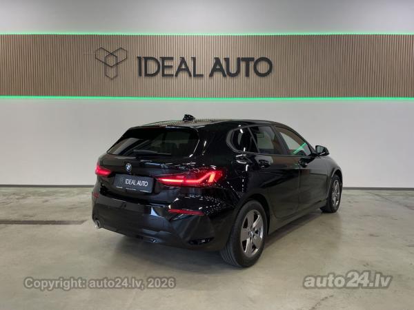 Melns BMW 1-series 2022 Tallina, ar dzinēja tilpumu 1.50 L un nobraukumu 49 tūkst. km par 20990 €, foto 4 vietnē AUTOMOTO.COM.LV