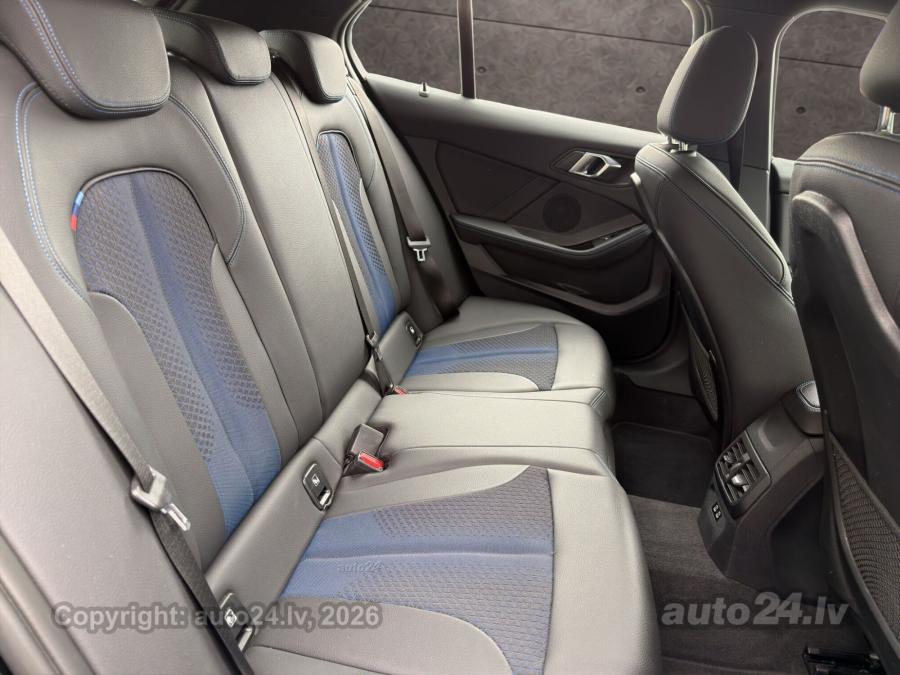 Melns BMW 1-series 2023 Tallina, ar dzinēja tilpumu 1.50 L un nobraukumu 38 tūkst. km par 21750 €, foto 15 vietnē AUTOMOTO.COM.LV