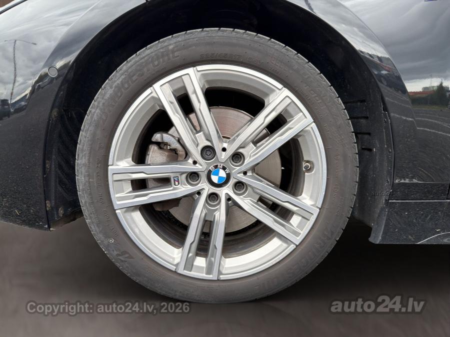 Melns BMW 1-series 2023 Tallina, ar dzinēja tilpumu 1.50 L un nobraukumu 38 tūkst. km par 21750 €, foto 21 vietnē AUTOMOTO.COM.LV