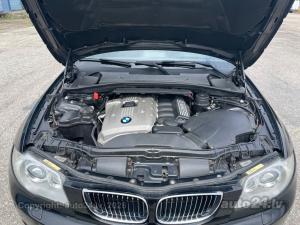 Melns BMW 1-series 2006 Tallina, ar dzinēja tilpumu 3.00 L un nobraukumu 257 tūkst. km par 10800 €, foto 17 vietnē AUTOMOTO.COM.LV