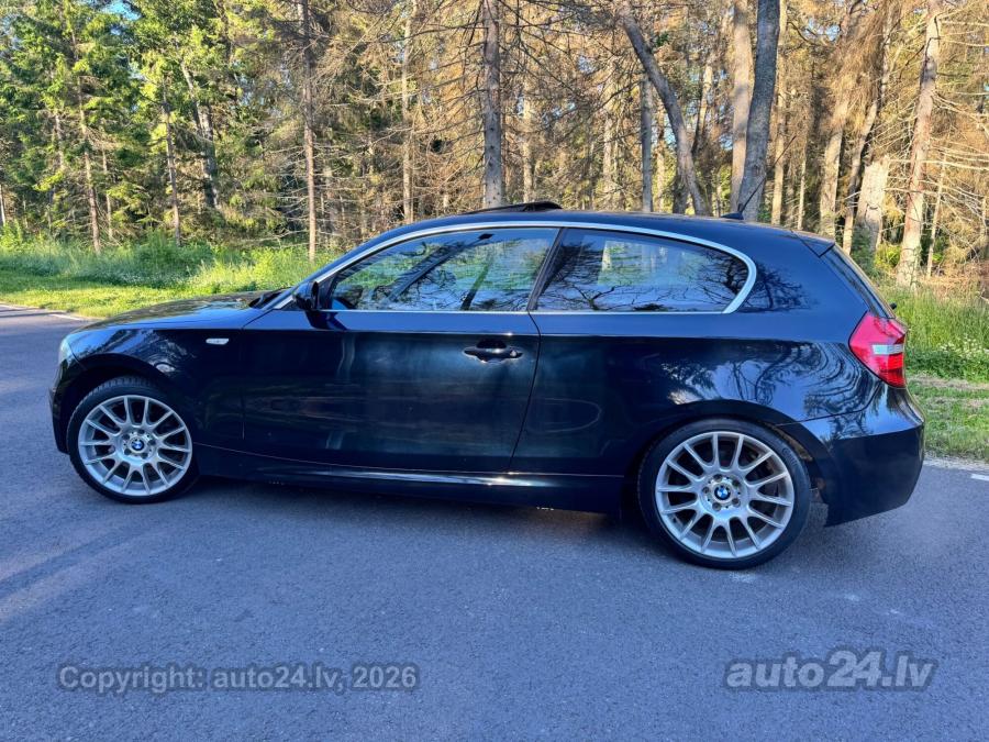 Melns BMW 1-series 2007 Tallina, ar dzinēja tilpumu 2.00 L un nobraukumu 133 tūkst. km par 8500 €, foto 5 vietnē AUTOMOTO.COM.LV