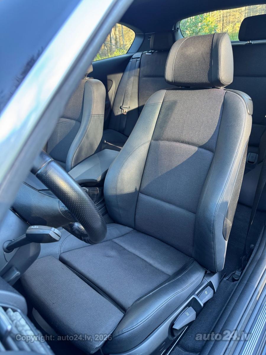 Melns BMW 1-series 2007 Tallina, ar dzinēja tilpumu 2.00 L un nobraukumu 133 tūkst. km par 8500 €, foto 10 vietnē AUTOMOTO.COM.LV
