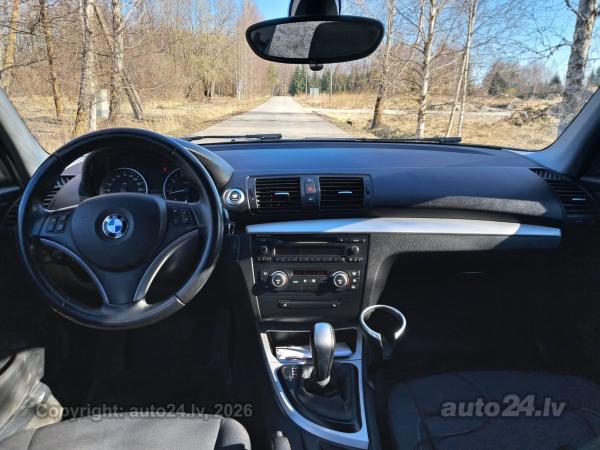 Melns BMW 1-series 2009 Pērnava, ar dzinēja tilpumu 2.00 L un nobraukumu 207 tūkst. km par 3400 €, foto 3 vietnē AUTOMOTO.COM.LV