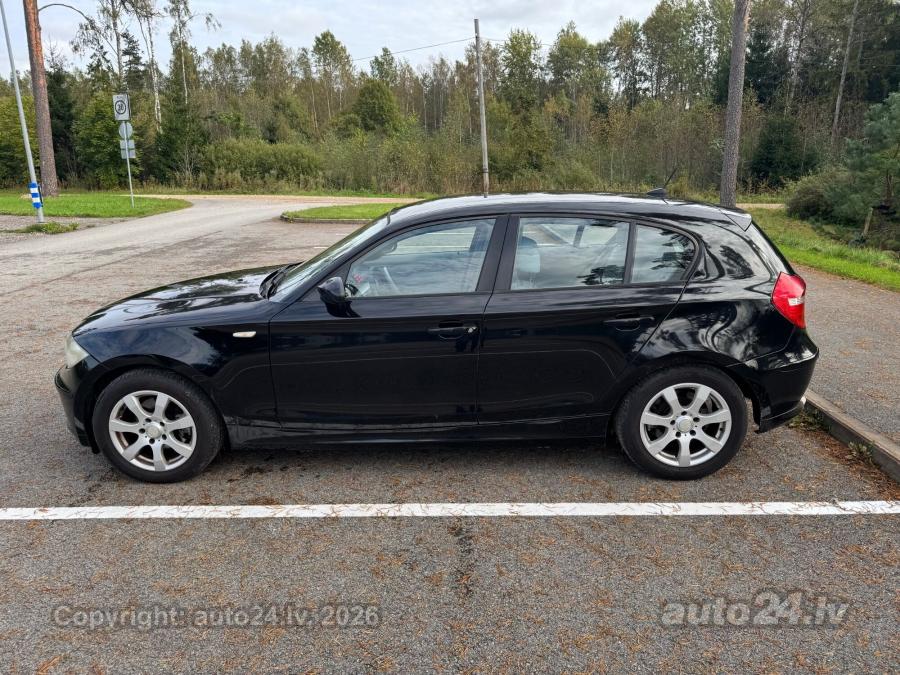 Melns BMW 1-series 2009 Tallina, ar dzinēja tilpumu 2.00 L un nobraukumu 247 tūkst. km par 4600 €, foto 4 vietnē AUTOMOTO.COM.LV