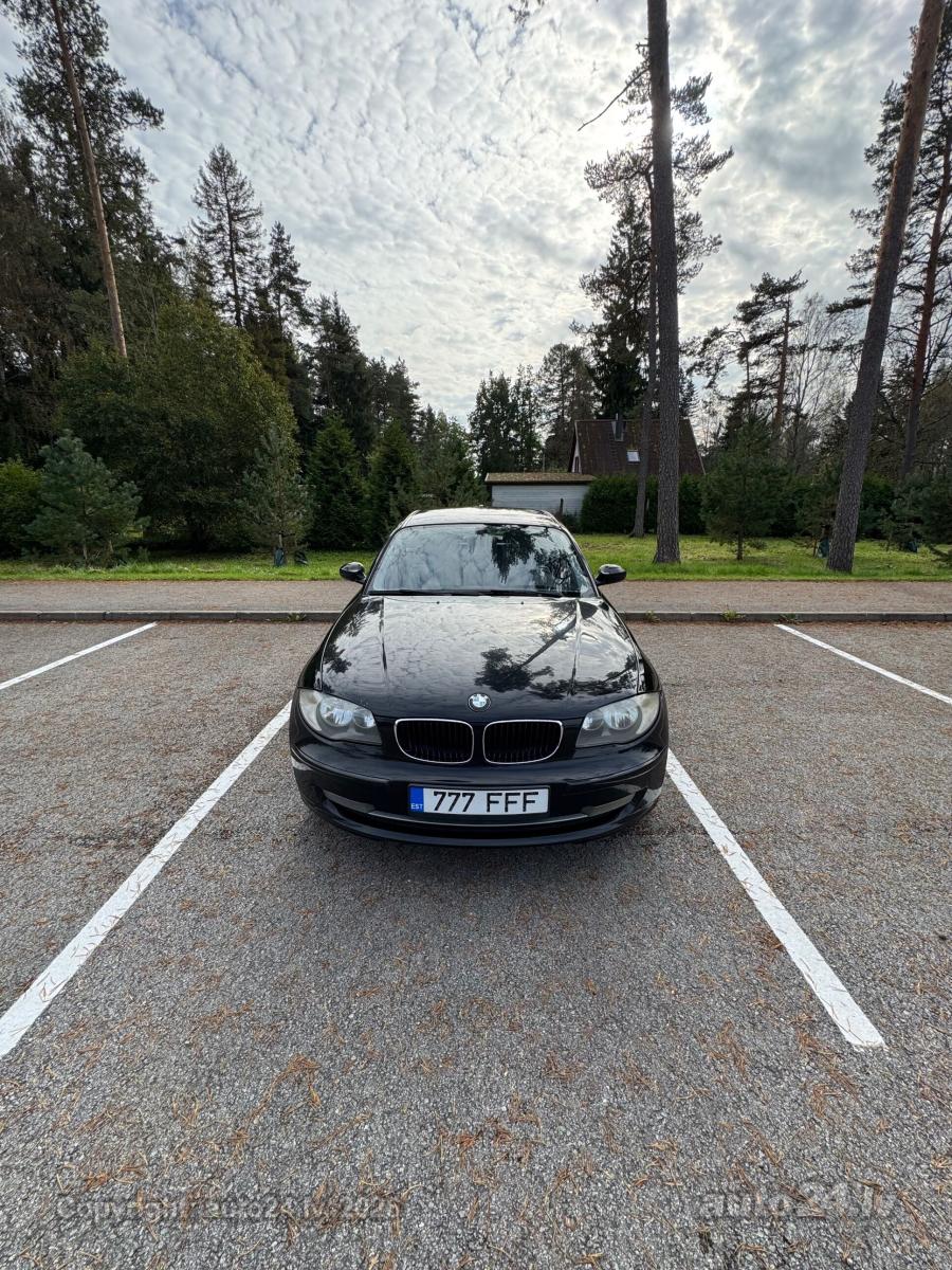 Melns BMW 1-series 2009 Tallina, ar dzinēja tilpumu 2.00 L un nobraukumu 247 tūkst. km par 4600 €, foto 11 vietnē AUTOMOTO.COM.LV