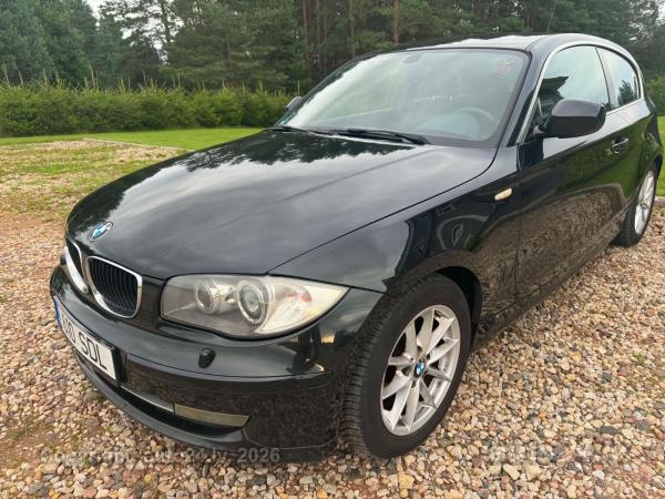 Melns BMW 1-series 2009 Tartu, ar dzinēja tilpumu 2.00 L un nobraukumu 281 tūkst. km par 4100 €, foto 3 vietnē AUTOMOTO.COM.LV