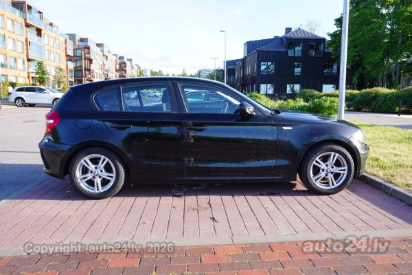 Melns BMW 1-series 2010 Tallina, ar dzinēja tilpumu 2.00 L un nobraukumu 174 tūkst. km par 3400 €, foto 5 vietnē AUTOMOTO.COM.LV