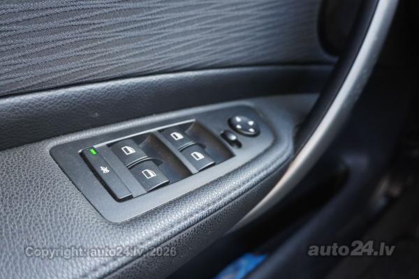 Melns BMW 1-series 2010 Tallina, ar dzinēja tilpumu 2.00 L un nobraukumu 174 tūkst. km par 3400 €, foto 9 vietnē AUTOMOTO.COM.LV