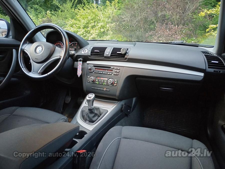 Melns BMW 1-series 2012 Veru, ar dzinēja tilpumu 2.00 L un nobraukumu 321 tūkst. km par 3333 €, foto 11 vietnē AUTOMOTO.COM.LV