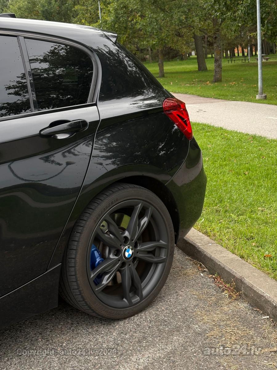 Black BMW 1-series 2016 in Tallinn, with an engine capacity of 2.00 L and mileage of 273 thousand km for 13600 €, photo 10 on AUTOMOTO.COM.LV