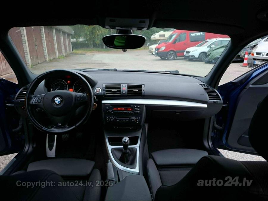 Zils BMW 1-series 2006 Tallina, ar dzinēja tilpumu 2.00 L un nobraukumu 241 tūkst. km par 5200 €, foto 10 vietnē AUTOMOTO.COM.LV