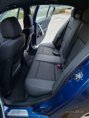 Zils BMW 1-series 2006 Tallina, ar dzinēja tilpumu 2.00 L un nobraukumu 241 tūkst. km par 5200 €, foto 13 vietnē AUTOMOTO.COM.LV