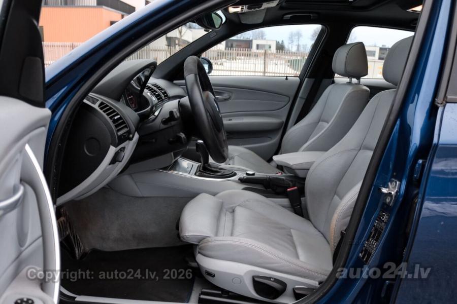 Zils BMW 1-series 2008 Tallina, ar dzinēja tilpumu 2.00 L un nobraukumu 260 tūkst. km par 6850 €, foto 12 vietnē AUTOMOTO.COM.LV